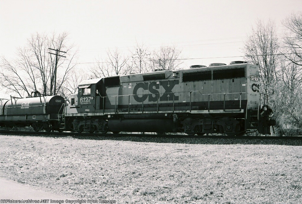 NB CSX 6127 dropping off cars for NS